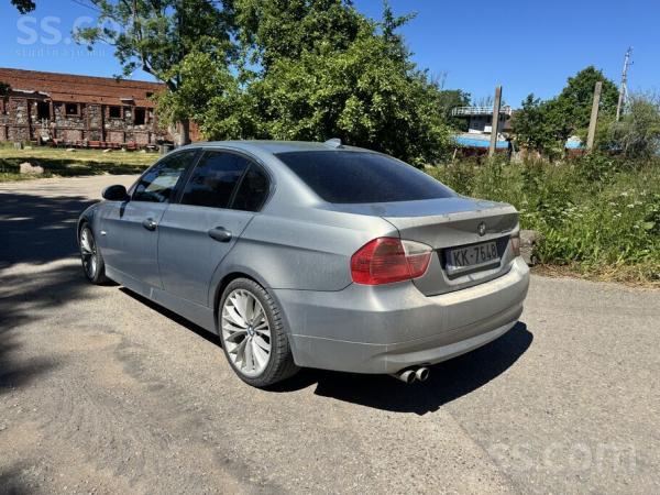 Pelēks BMW 325 2006 Liepāja, ar dzinēja tilpumu 2.50 L un nobraukumu 286 tūkst. km par 2395 €, foto 4 vietnē AUTOMOTO.COM.LV