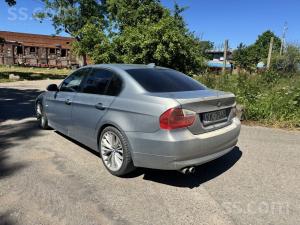 Pelēks BMW 325 2006 Liepāja, ar dzinēja tilpumu 2.50 L un nobraukumu 286 tūkst. km par 2395 €, foto 5 vietnē AUTOMOTO.COM.LV