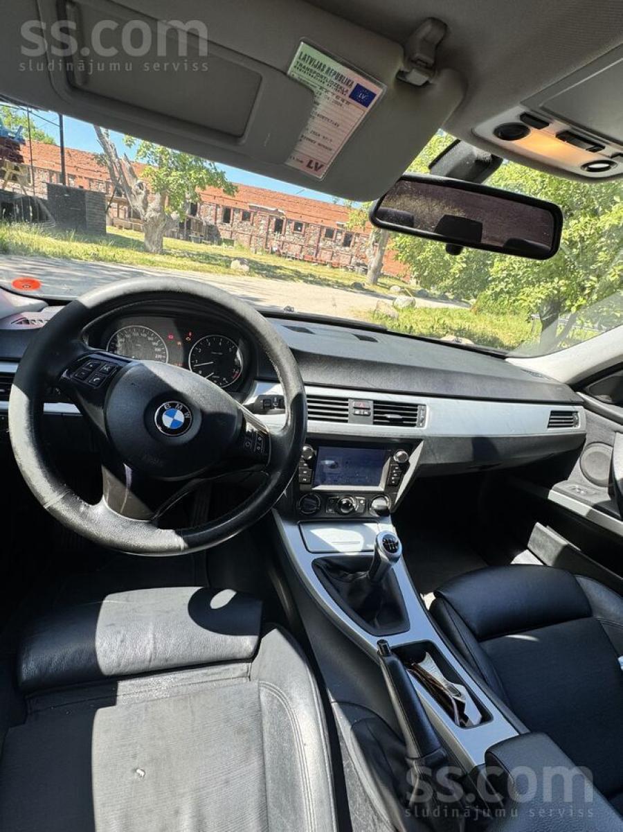 Pelēks BMW 325 2006 Liepāja, ar dzinēja tilpumu 2.50 L un nobraukumu 286 tūkst. km par 2395 €, foto 6 vietnē AUTOMOTO.COM.LV