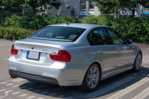 Grey BMW 325 2006 in Vilnius, with an engine capacity of 2.50 L and mileage of 136 thousand km for 4950 €, photo 6 on AUTOMOTO.COM.LV