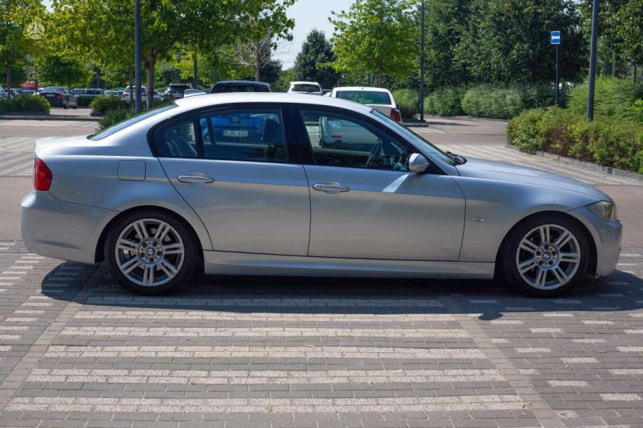 Grey BMW 325 2006 in Vilnius, with an engine capacity of 2.50 L and mileage of 136 thousand km for 4950 €, photo 7 on AUTOMOTO.COM.LV