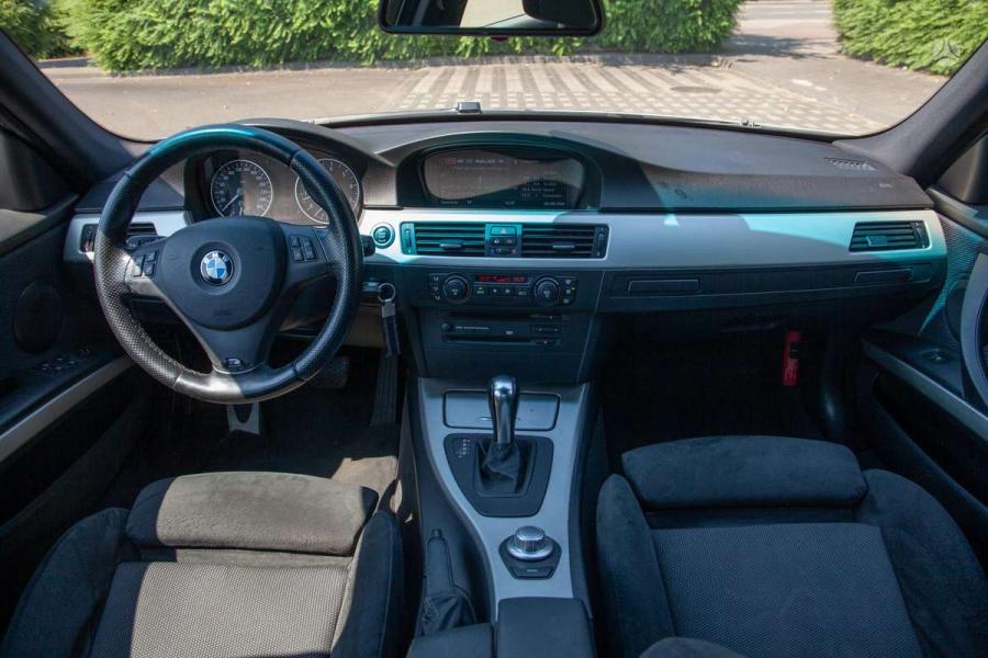 Grey BMW 325 2006 in Vilnius, with an engine capacity of 2.50 L and mileage of 136 thousand km for 4950 €, photo 14 on AUTOMOTO.COM.LV