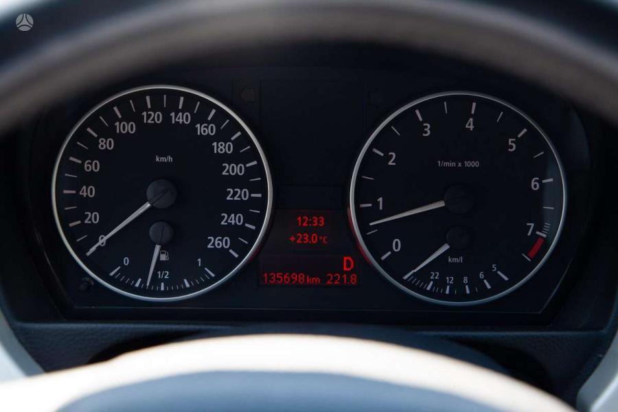 Grey BMW 325 2006 in Vilnius, with an engine capacity of 2.50 L and mileage of 136 thousand km for 4950 €, photo 25 on AUTOMOTO.COM.LV