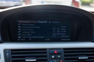 Grey BMW 325 2006 in Vilnius, with an engine capacity of 2.50 L and mileage of 136 thousand km for 4950 €, photo 27 on AUTOMOTO.COM.LV