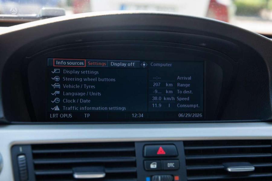 Grey BMW 325 2006 in Vilnius, with an engine capacity of 2.50 L and mileage of 136 thousand km for 4950 €, photo 27 on AUTOMOTO.COM.LV