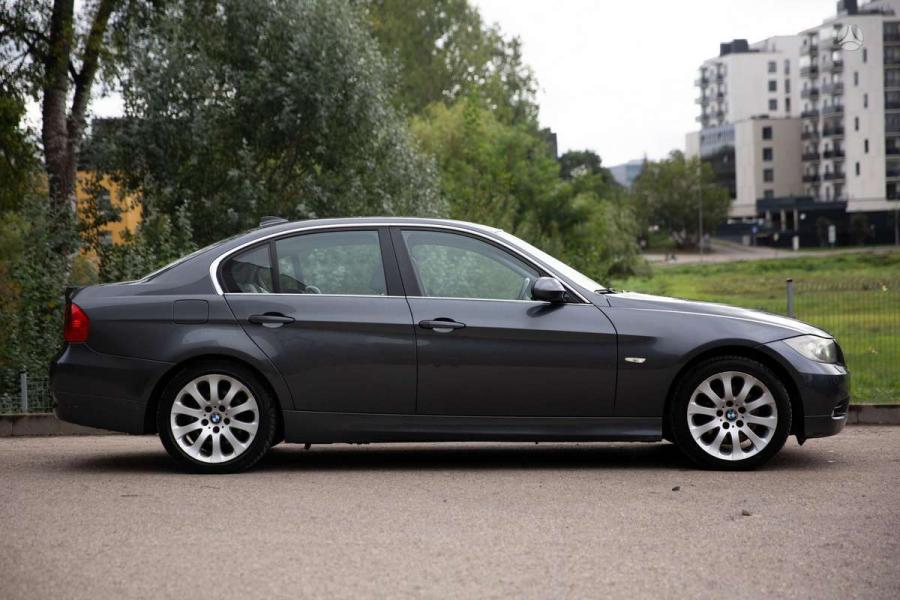 Pelēks BMW 325 2006 Viļņa, ar dzinēja tilpumu 2.99 L un nobraukumu 323 tūkst. km par 3700 €, foto 6 vietnē AUTOMOTO.COM.LV