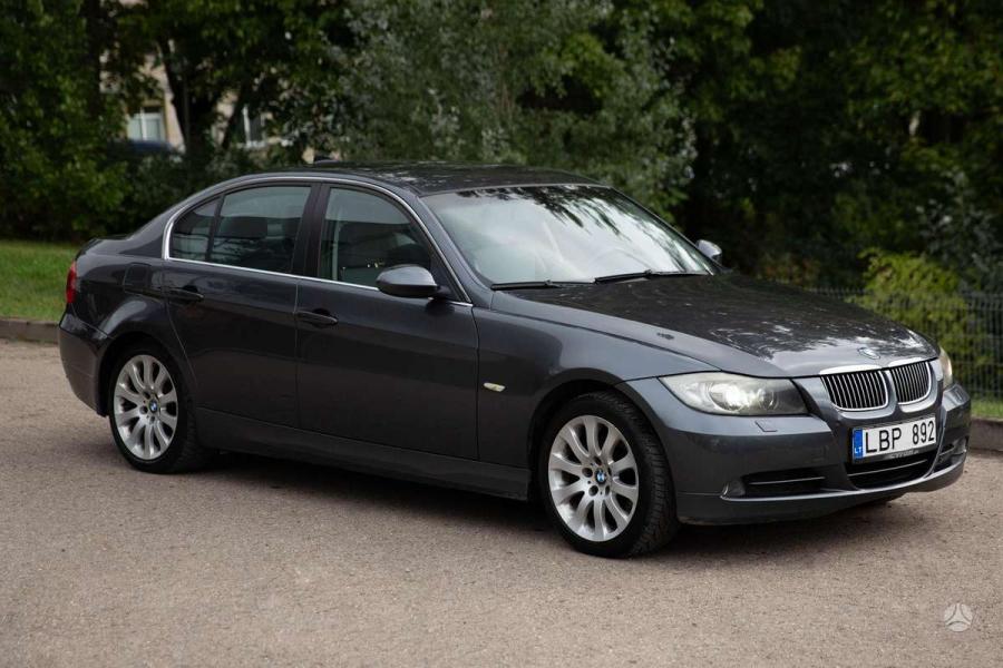 Pelēks BMW 325 2006 Viļņa, ar dzinēja tilpumu 2.99 L un nobraukumu 323 tūkst. km par 3700 €, foto 8 vietnē AUTOMOTO.COM.LV