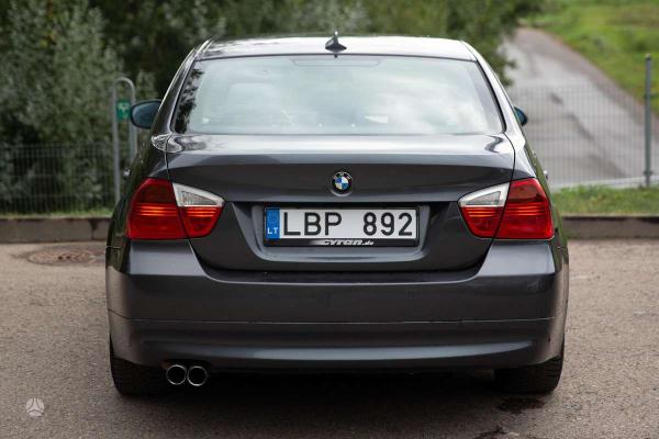 Grey BMW 325 2006 in Vilnius, with an engine capacity of 2.99 L and mileage of 323 thousand km for 3700 €, photo 8 on AUTOMOTO.COM.LV