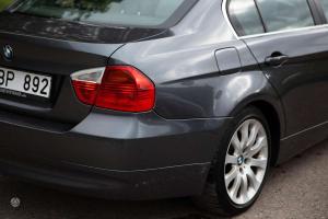 Pelēks BMW 325 2006 Viļņa, ar dzinēja tilpumu 2.99 L un nobraukumu 323 tūkst. km par 3700 €, foto 10 vietnē AUTOMOTO.COM.LV
