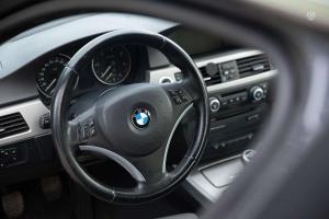 Pelēks BMW 325 2006 Viļņa, ar dzinēja tilpumu 2.99 L un nobraukumu 323 tūkst. km par 3700 €, foto 12 vietnē AUTOMOTO.COM.LV