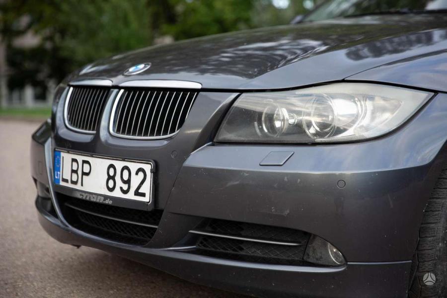 Pelēks BMW 325 2006 Viļņa, ar dzinēja tilpumu 2.99 L un nobraukumu 323 tūkst. km par 3700 €, foto 20 vietnē AUTOMOTO.COM.LV