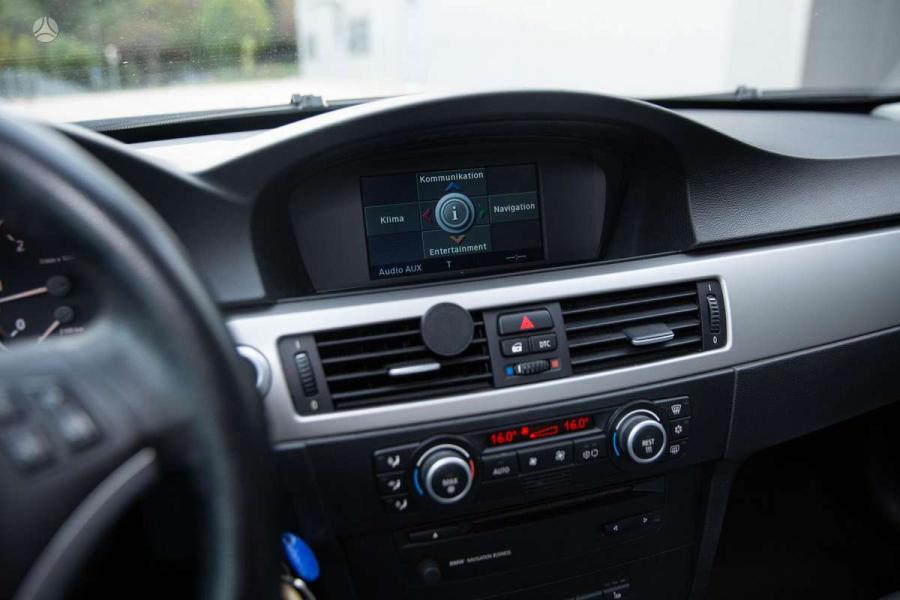 Pelēks BMW 325 2006 Viļņa, ar dzinēja tilpumu 2.99 L un nobraukumu 323 tūkst. km par 3700 €, foto 21 vietnē AUTOMOTO.COM.LV
