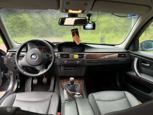 Pelēks BMW 325 2006 Viļņa, ar dzinēja tilpumu 3.00 L un nobraukumu 337 tūkst. km par 4700 €, foto 5 vietnē AUTOMOTO.COM.LV