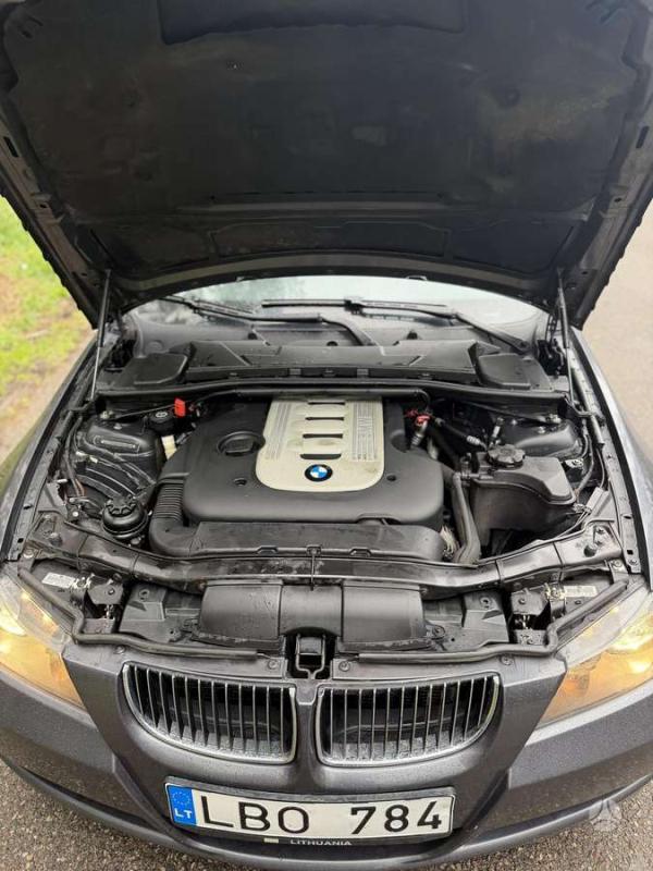 Grey BMW 325 2006 in Vilnius, with an engine capacity of 3.00 L and mileage of 337 thousand km for 4700 €, photo 5 on AUTOMOTO.COM.LV
