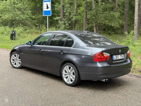 Grey BMW 325 2006 in Vilnius, with an engine capacity of 3.00 L and mileage of 337 thousand km for 4700 €, photo 7 on AUTOMOTO.COM.LV