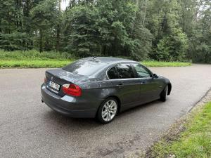 Pelēks BMW 325 2006 Viļņa, ar dzinēja tilpumu 3.00 L un nobraukumu 337 tūkst. km par 4700 €, foto 11 vietnē AUTOMOTO.COM.LV