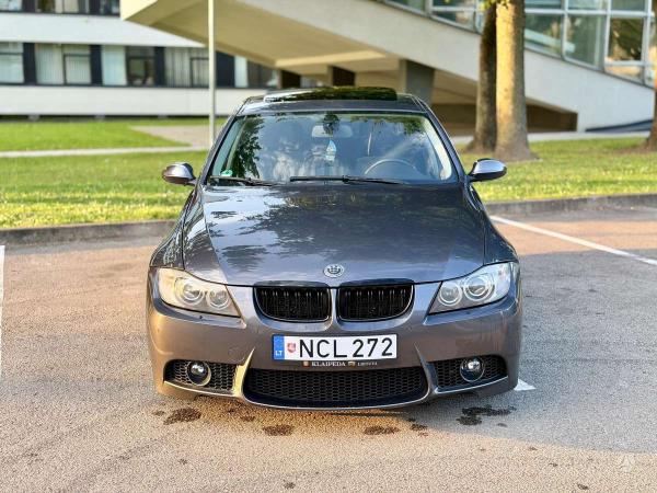 Grey BMW 325 2006 in Kaunas, with an engine capacity of 2.49 L and mileage of 337 thousand km for 5000 €, photo 2 on AUTOMOTO.COM.LV