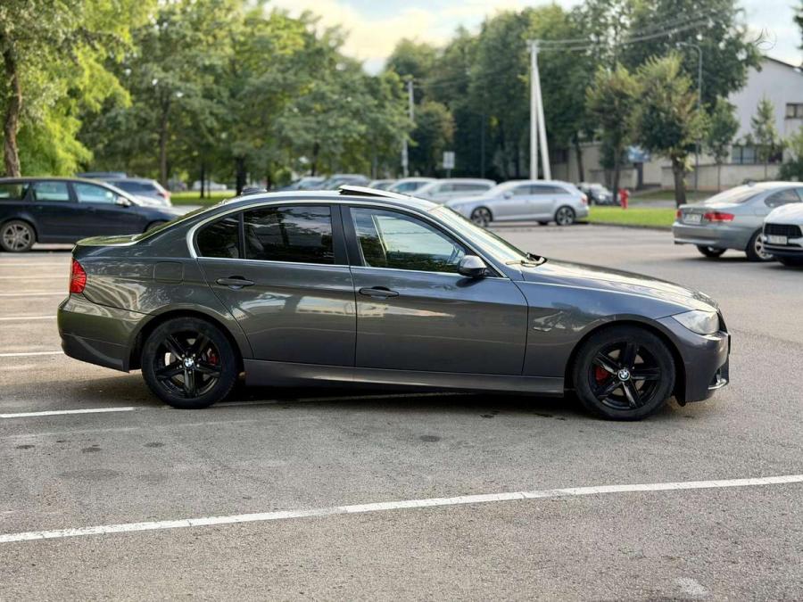 Pelēks BMW 325 2006 Kauņa, ar dzinēja tilpumu 2.49 L un nobraukumu 337 tūkst. km par 5000 €, foto 5 vietnē AUTOMOTO.COM.LV