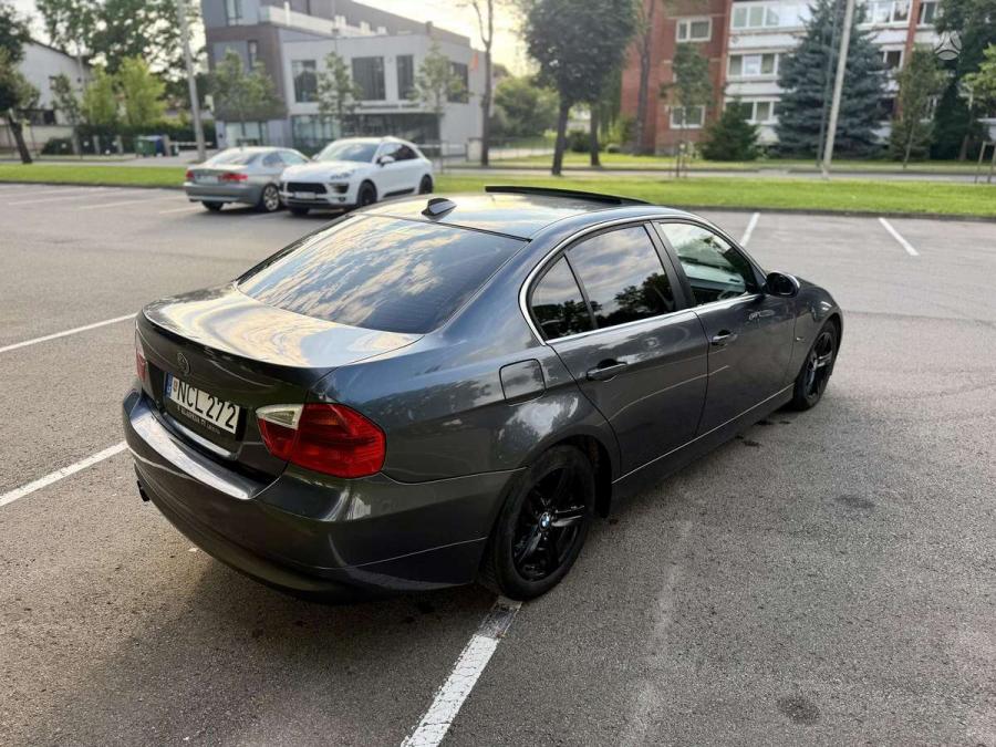 Pelēks BMW 325 2006 Kauņa, ar dzinēja tilpumu 2.49 L un nobraukumu 337 tūkst. km par 5000 €, foto 6 vietnē AUTOMOTO.COM.LV