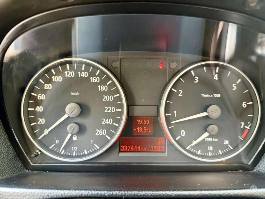 Pelēks BMW 325 2006 Kauņa, ar dzinēja tilpumu 2.49 L un nobraukumu 337 tūkst. km par 5000 €, foto 20 vietnē AUTOMOTO.COM.LV