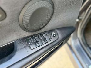 Pelēks BMW 325 2006 Kauņa, ar dzinēja tilpumu 2.49 L un nobraukumu 337 tūkst. km par 5000 €, foto 25 vietnē AUTOMOTO.COM.LV