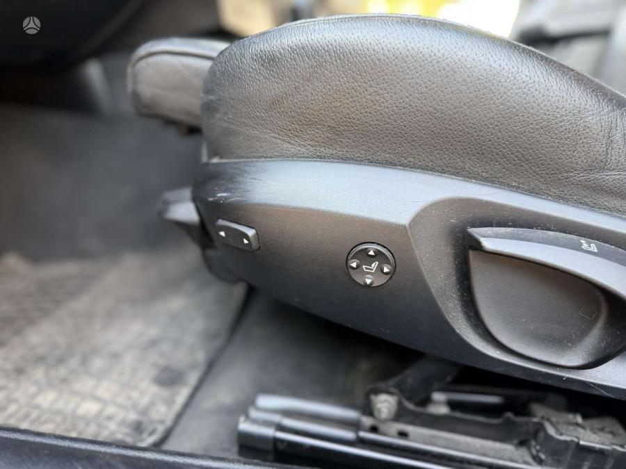 Pelēks BMW 325 2006 Kauņa, ar dzinēja tilpumu 2.49 L un nobraukumu 337 tūkst. km par 5000 €, foto 27 vietnē AUTOMOTO.COM.LV