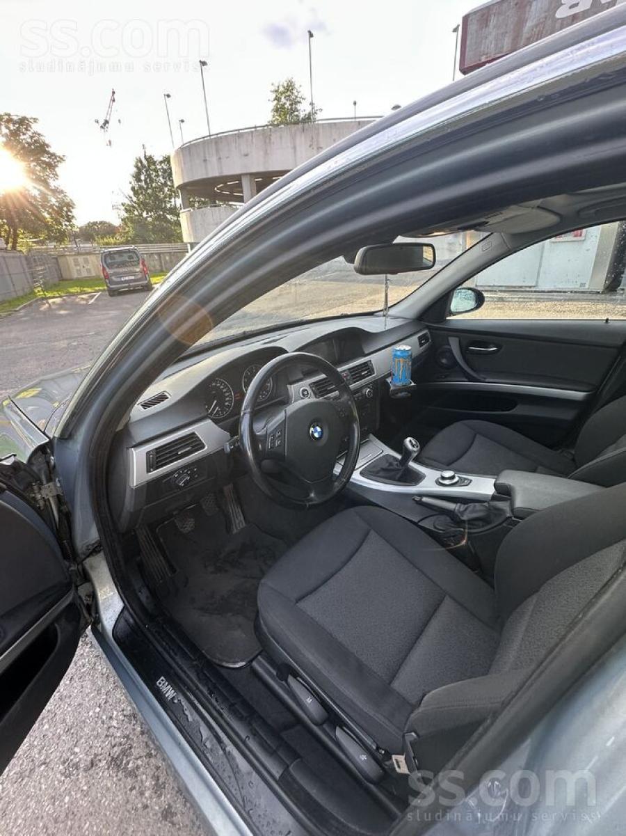 Pelēks BMW 325 2006 Rīga, ar dzinēja tilpumu 2.50 L un nobraukumu 187 tūkst. km par 5100 €, foto 10 vietnē AUTOMOTO.COM.LV