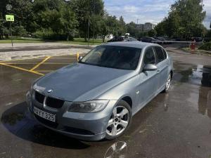 Pelēks BMW 325 2006 Kauņa, ar dzinēja tilpumu 2.50 L un nobraukumu 324 tūkst. km par 2700 €, foto  vietnē AUTOMOTO.COM.LV