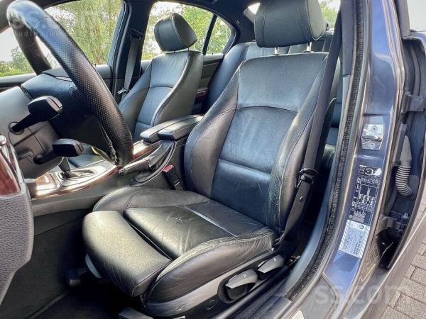 Grey BMW 325 2006 in Riga, with an engine capacity of 2.50 L and mileage of 229 thousand km for 5290 €, photo 7 on AUTOMOTO.COM.LV