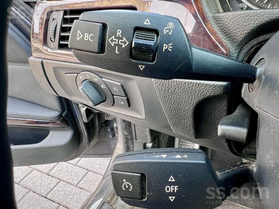 Pelēks BMW 325 2006 Rīga, ar dzinēja tilpumu 2.50 L un nobraukumu 229 tūkst. km par 5290 €, foto 14 vietnē AUTOMOTO.COM.LV