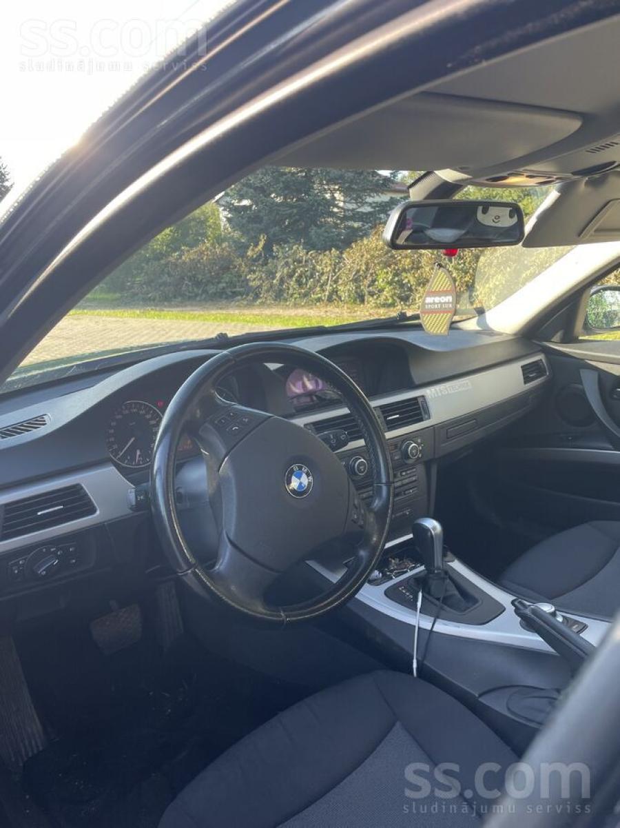 Grey BMW 325 2006 in Riga, with an engine capacity of 2.50 L and mileage of 314 thousand km for 4700 €, photo 13 on AUTOMOTO.COM.LV