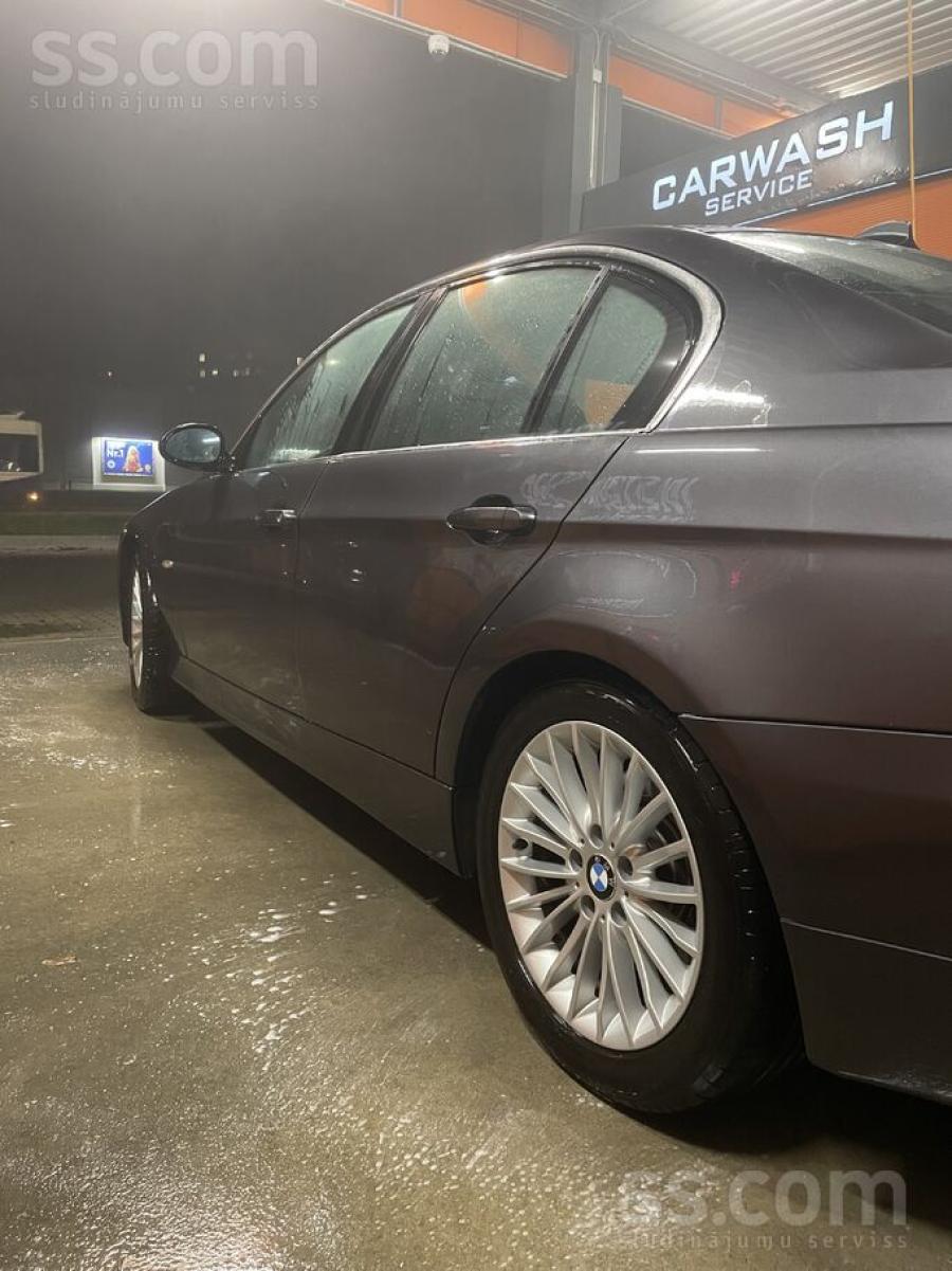 Grey BMW 325 2006 in Riga, with an engine capacity of 2.50 L and mileage of 315 thousand km for 4200 €, photo 9 on AUTOMOTO.COM.LV