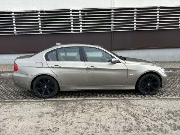 Grey BMW 325 2007 in Riga, with an engine capacity of 3.00 L and mileage of 209 thousand km for 5500 €, photo 7 on AUTOMOTO.COM.LV