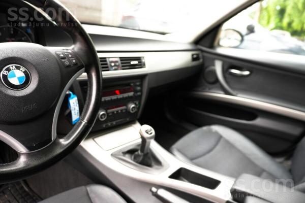 Grey BMW 325 2007 in Riga, with an engine capacity of 3.00 L and mileage of 334 thousand km for 4290 €, photo 5 on AUTOMOTO.COM.LV