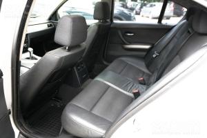 Pelēks BMW 325 2007 Rīga, ar dzinēja tilpumu 3.00 L un nobraukumu 334 tūkst. km par 4290 €, foto 13 vietnē AUTOMOTO.COM.LV