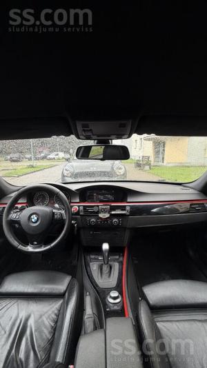 Grey BMW 325 2007 in Riga, with an engine capacity of 3.00 L and mileage of 303 thousand km for 5500 €, photo 4 on AUTOMOTO.COM.LV