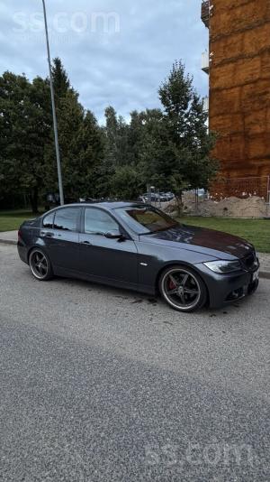 Grey BMW 325 2007 in Riga, with an engine capacity of 3.00 L and mileage of 303 thousand km for 5500 €, photo 6 on AUTOMOTO.COM.LV