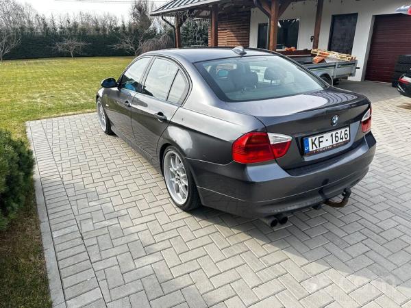 Grey BMW 325 2008 in Riga, with an engine capacity of 3.00 L and mileage of 403 thousand km for 4950 €, photo 3 on AUTOMOTO.COM.LV