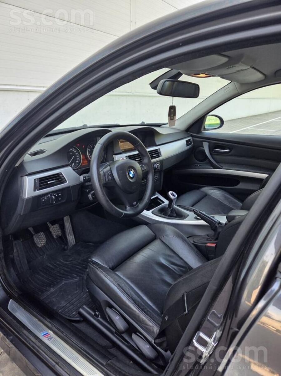 Grey BMW 325 2008 in Riga, with an engine capacity of 3.00 L and mileage of 400 thousand km for 5190 €, photo 24 on AUTOMOTO.COM.LV