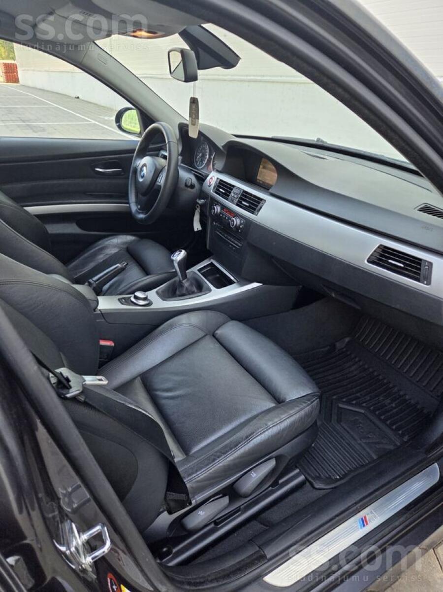 Grey BMW 325 2008 in Riga, with an engine capacity of 3.00 L and mileage of 400 thousand km for 5190 €, photo 25 on AUTOMOTO.COM.LV