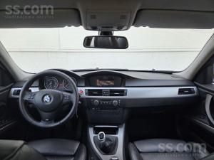 Grey BMW 325 2008 in Riga, with an engine capacity of 3.00 L and mileage of 400 thousand km for 5190 €, photo 31 on AUTOMOTO.COM.LV