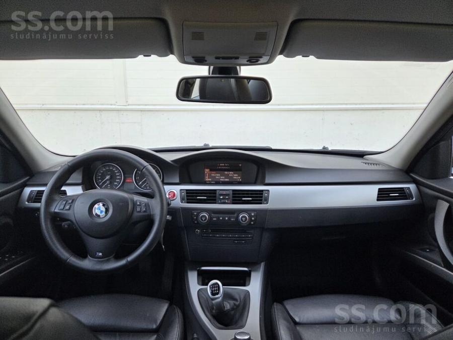 Grey BMW 325 2008 in Riga, with an engine capacity of 3.00 L and mileage of 400 thousand km for 5190 €, photo 31 on AUTOMOTO.COM.LV