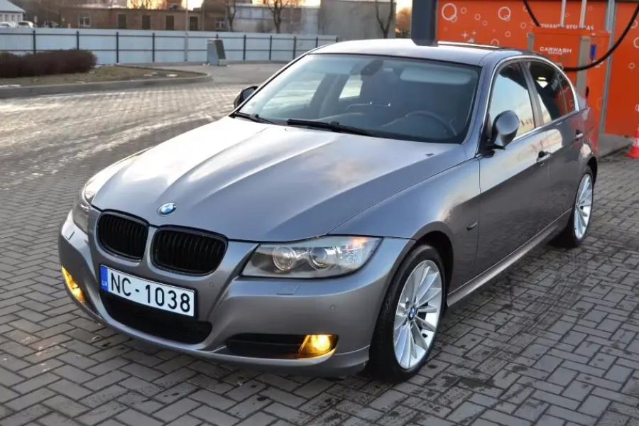 Grey BMW 325 2008 in Jekabpils, with an engine capacity of 3.00 L and mileage of 235 thousand km for 7770 €, photo 4 on AUTOMOTO.COM.LV