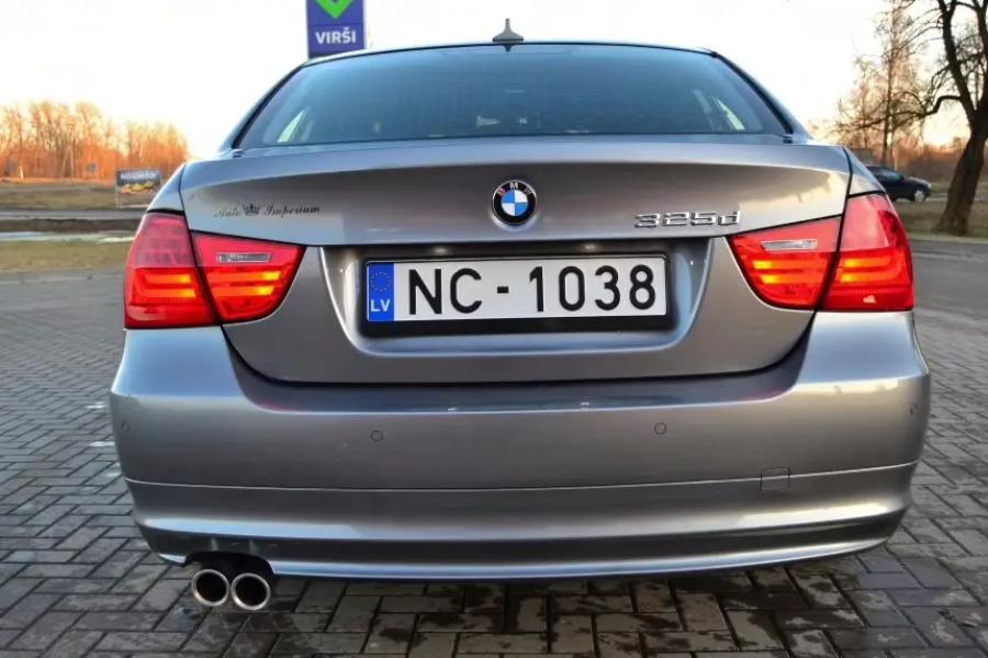 Grey BMW 325 2008 in Jekabpils, with an engine capacity of 3.00 L and mileage of 235 thousand km for 7770 €, photo 8 on AUTOMOTO.COM.LV