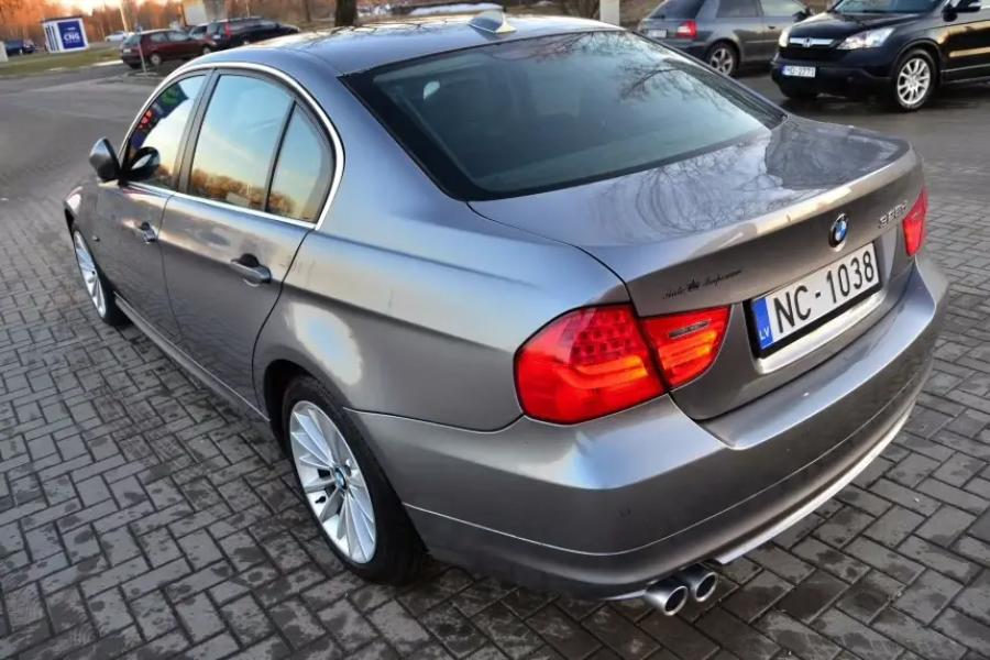 Grey BMW 325 2008 in Jekabpils, with an engine capacity of 3.00 L and mileage of 235 thousand km for 7770 €, photo 9 on AUTOMOTO.COM.LV