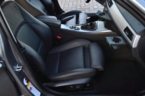 Pelēks BMW 325 2008 Jēkabpils, ar dzinēja tilpumu 3.00 L un nobraukumu 235 tūkst. km par 7770 €, foto 9 vietnē AUTOMOTO.COM.LV