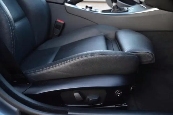 Pelēks BMW 325 2008 Jēkabpils, ar dzinēja tilpumu 3.00 L un nobraukumu 235 tūkst. km par 7770 €, foto 10 vietnē AUTOMOTO.COM.LV