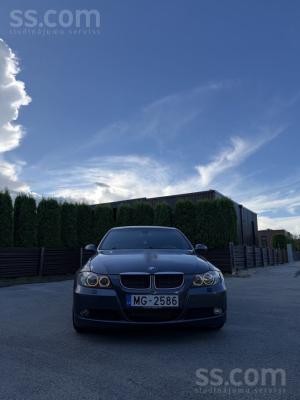 Grey BMW 325 2008 in Riga, with an engine capacity of 3.00 L and mileage of 390 thousand km for 4000 €, photo 3 on AUTOMOTO.COM.LV