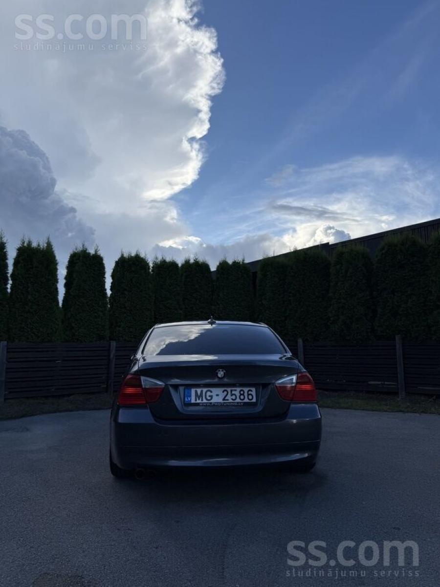 Grey BMW 325 2008 in Riga, with an engine capacity of 3.00 L and mileage of 390 thousand km for 4000 €, photo 6 on AUTOMOTO.COM.LV