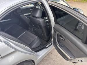 Pelēks BMW 325 2008 Ogre, ar dzinēja tilpumu 3.00 L un nobraukumu 141 tūkst. km par 6700 €, foto 12 vietnē AUTOMOTO.COM.LV